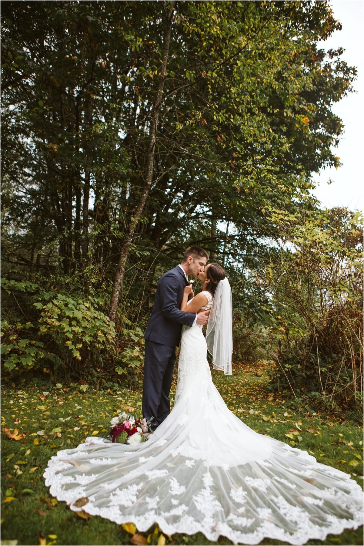 Jewel-Toned PNW Wedding | Lookout Lodge Snohomish | GSquared Weddings ...