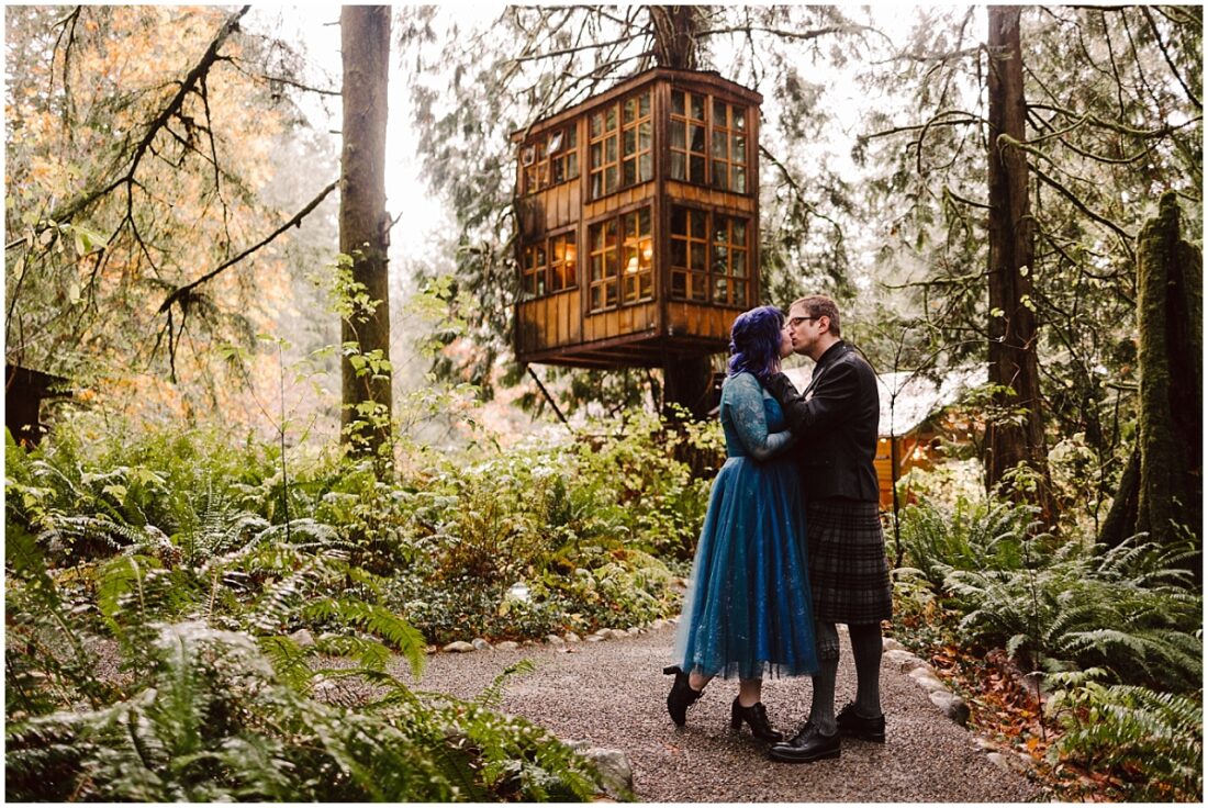 Fall Treehouse Wedding | Treehouse Point | GSquared Weddings Photography