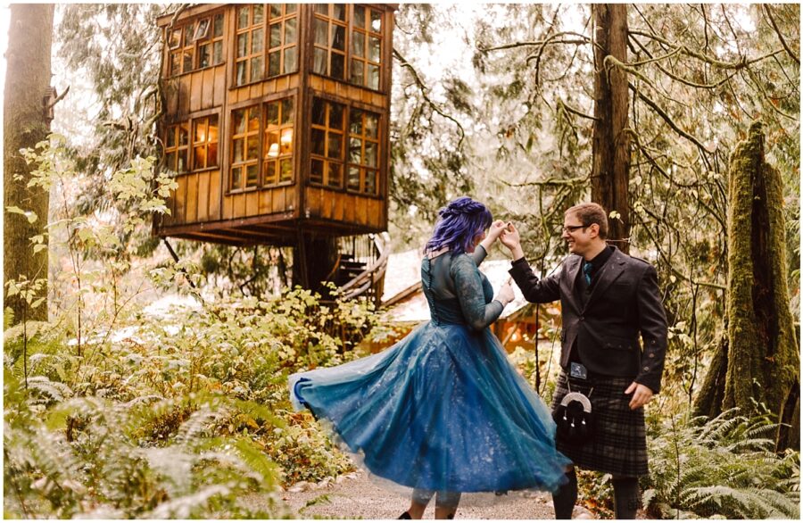 Fall Treehouse Wedding | Treehouse Point | GSquared Weddings Photography