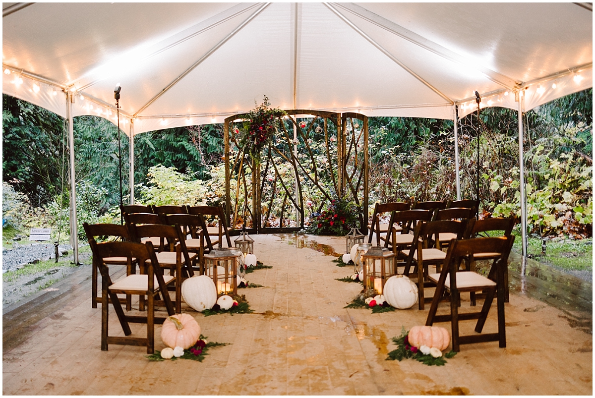 Fall Treehouse Wedding | Treehouse Point | GSquared Weddings Photography