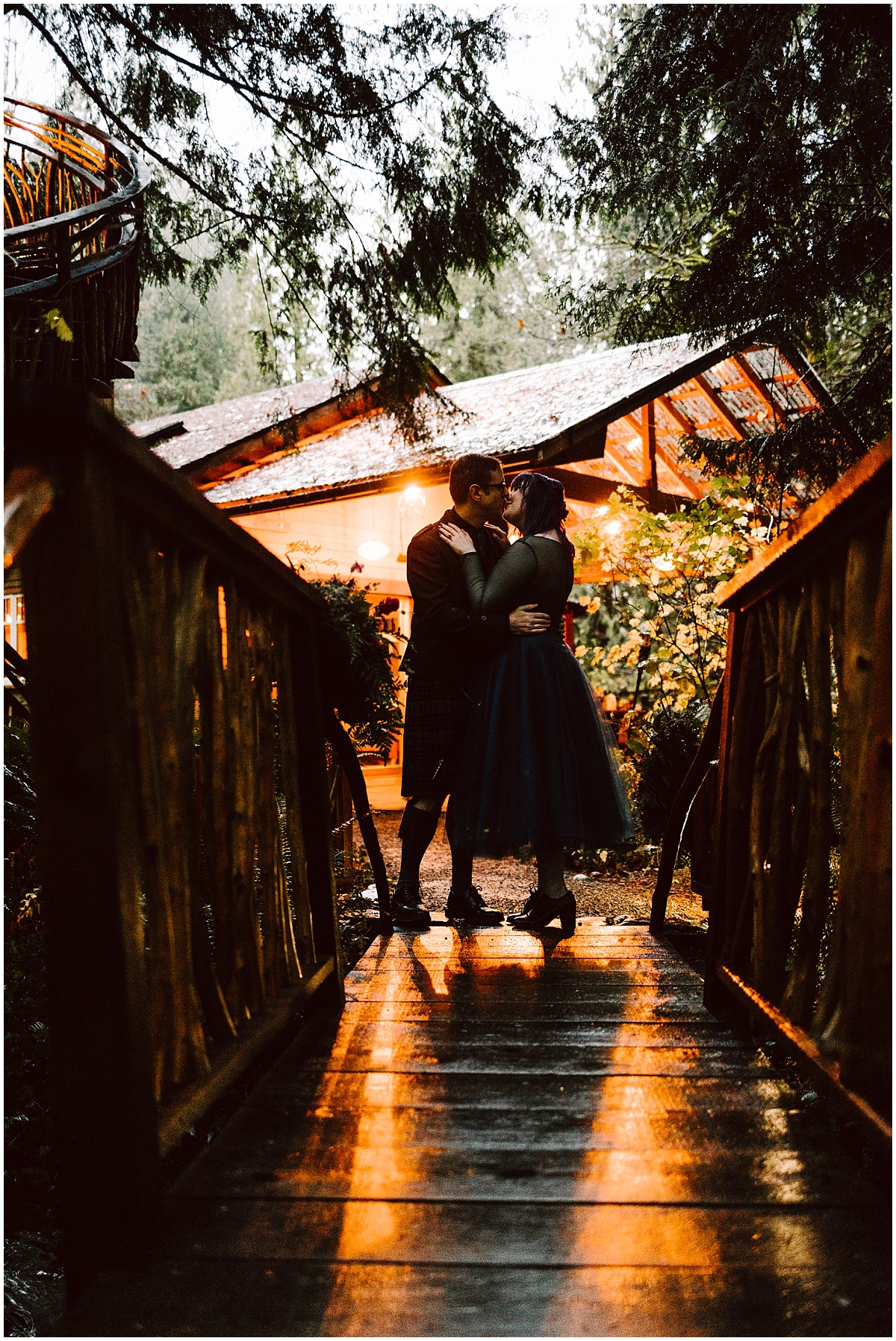 Fall Treehouse Wedding | Treehouse Point | GSquared Weddings Photography