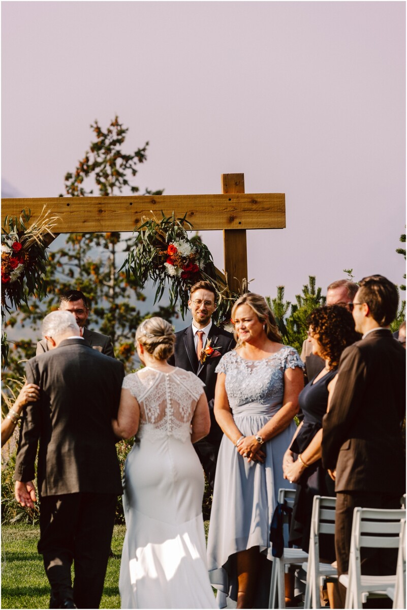 Sun Mountain Lodge Fall Wedding | GSquared Weddings Photography