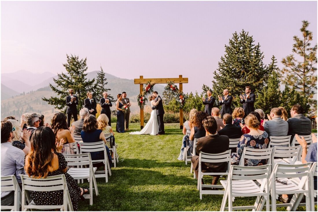 Sun Mountain Lodge Fall Wedding | GSquared Weddings Photography